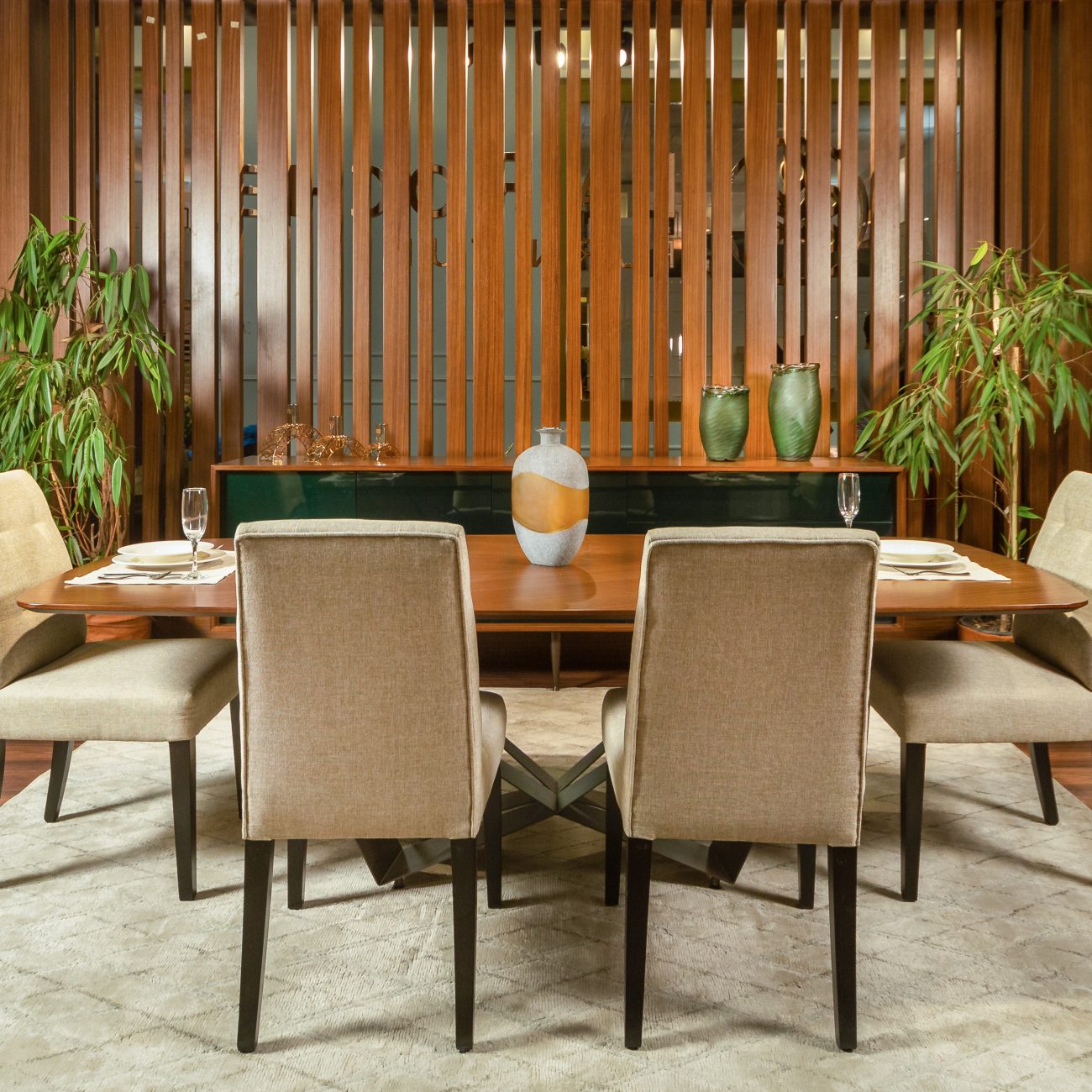 Dining Rooms – La Roche Furniture